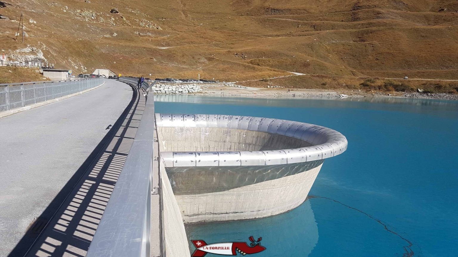 🏗️🚤 Barrage et Lac de Moiry Val d'Anniviers | Édifice en béton et ...