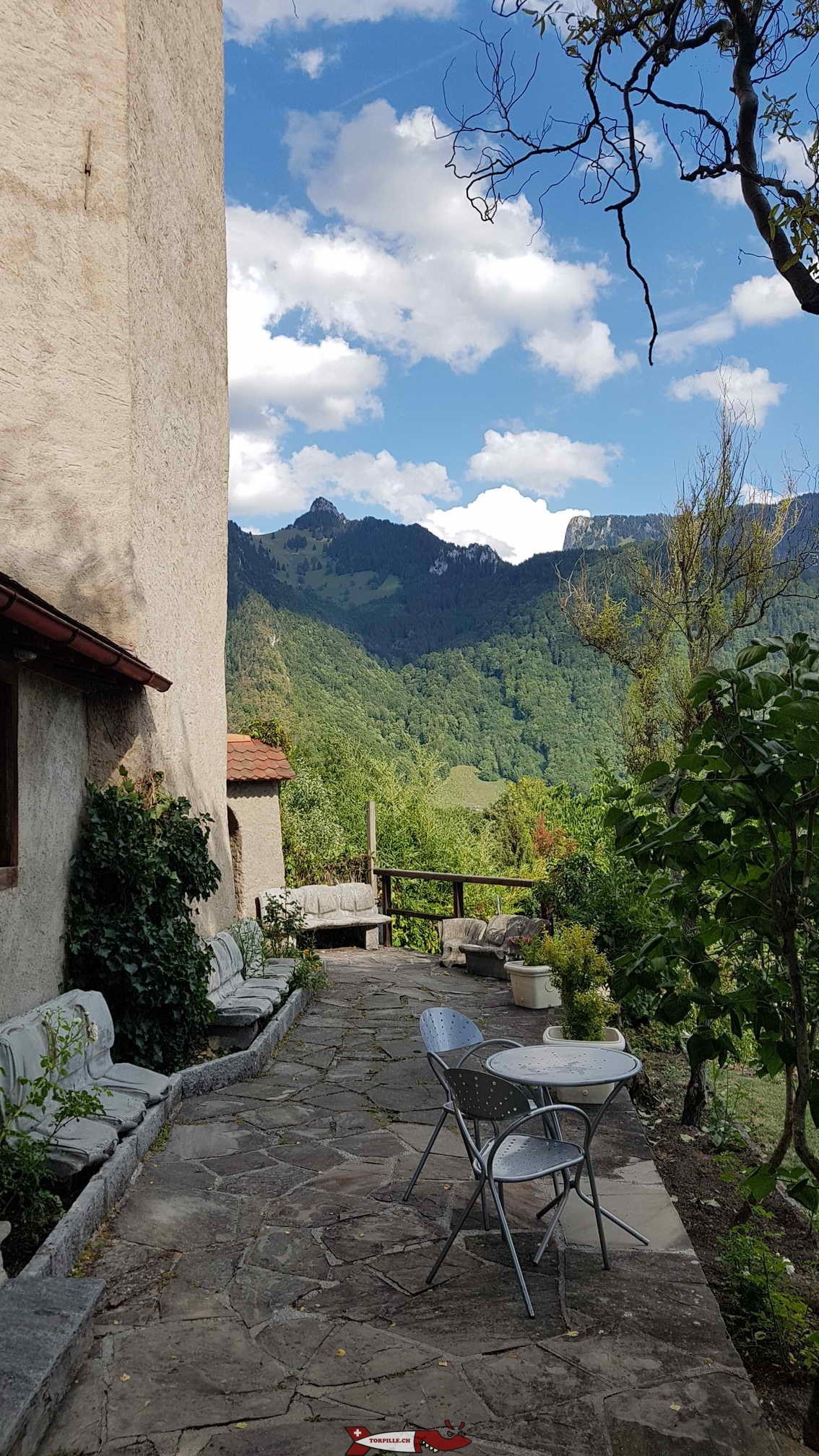 🎨 Musée HR Giger Gruyères | Sculptures Alien à côté du château de Gruyères